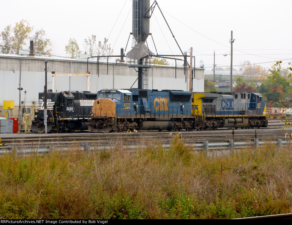 NS 5220; CSX 4777 and 427